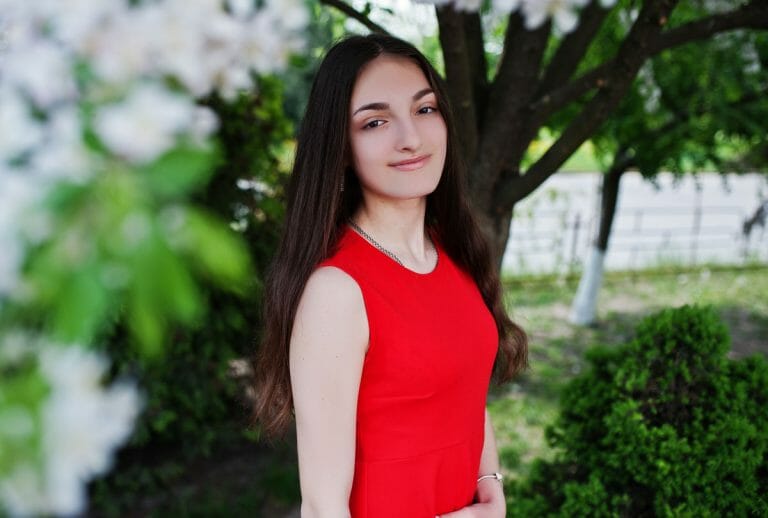 Greek Women Features: All You Need to Know